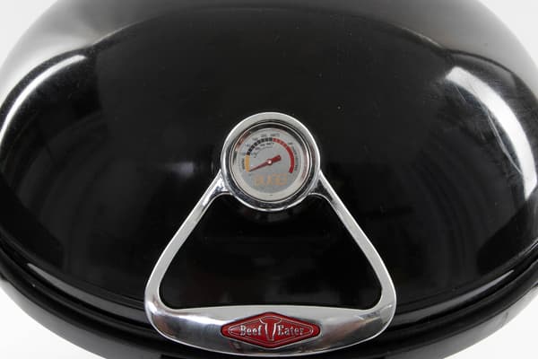 Beefeater Bugg BBQ Graphite with trolley BB49926 | Barbecues - Consumer NZ