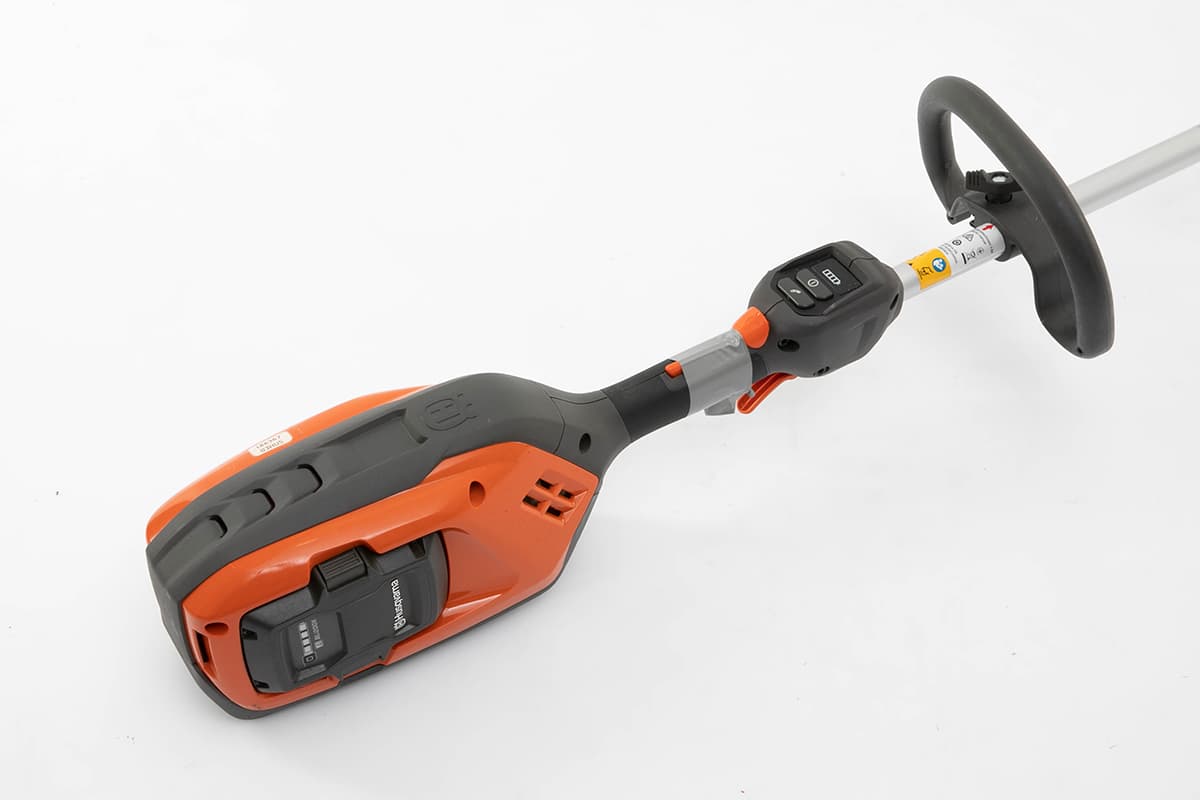 Husqvarna 36V Combi Trimmer 325iLK with 5.2Ah battery BLi200X and ...
