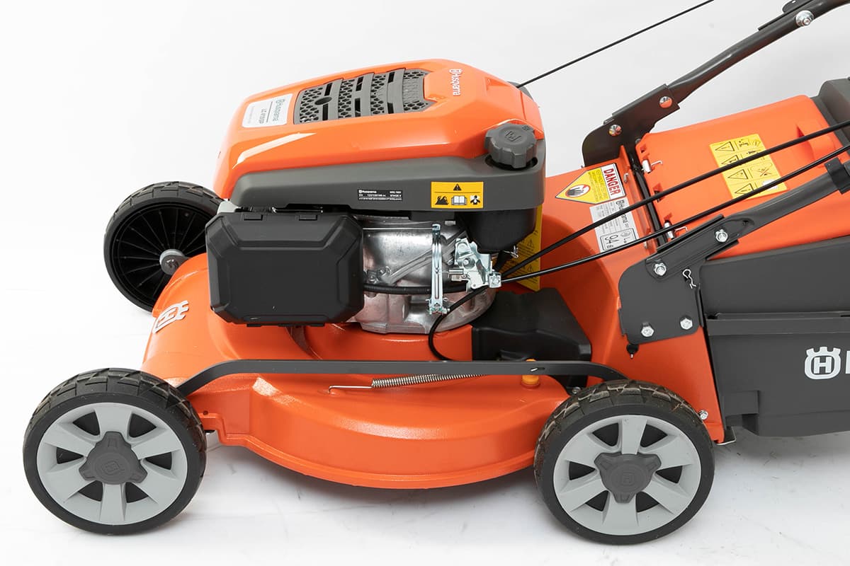 Husqvarna Self-Propelled Catcher Mower LC419SP | Lawn mowers - Consumer NZ