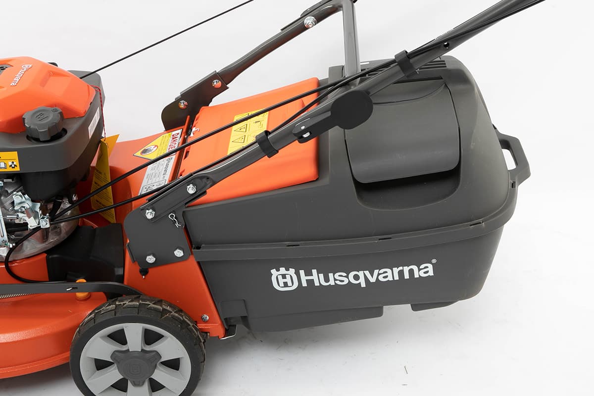 Husqvarna Self-Propelled Catcher Mower LC419SP | Lawn mowers - Consumer NZ