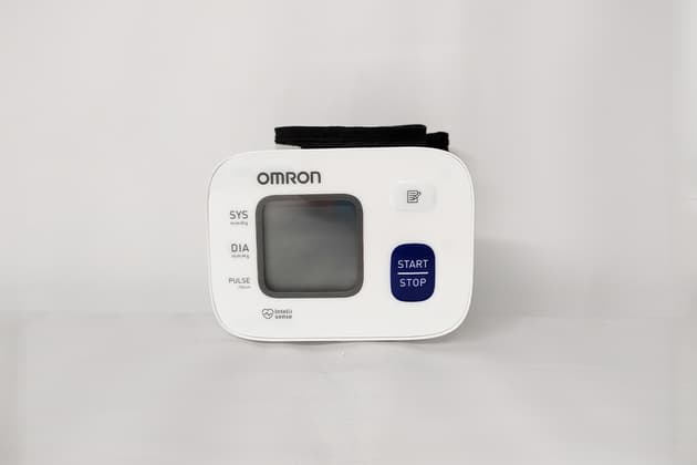 Omron Wrist Blood Pressure Monitor HEM-6161 | Blood pressure monitors ...